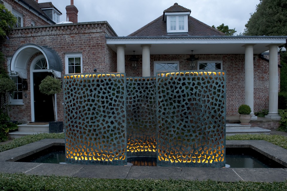 Filigree Water Wall, Straight Or Curved Design - David Harber US