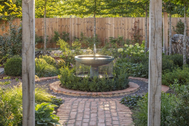 Mimeo Cascade, Outdoor Water Fountain - David Harber US